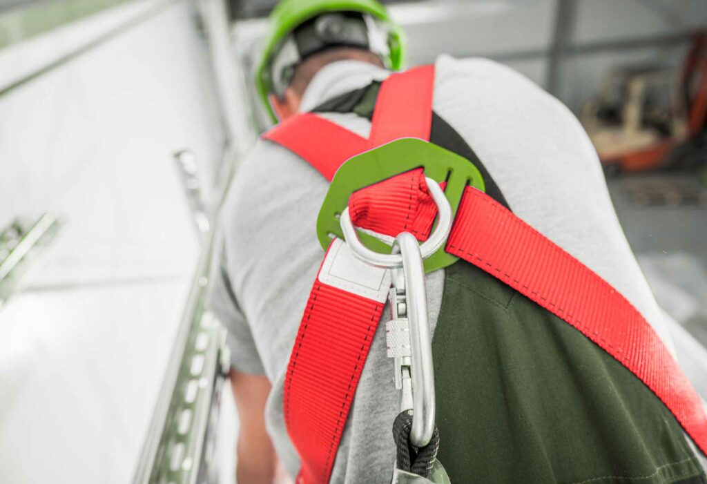 Harnais : obligation vitale pour la sécurité en hauteur