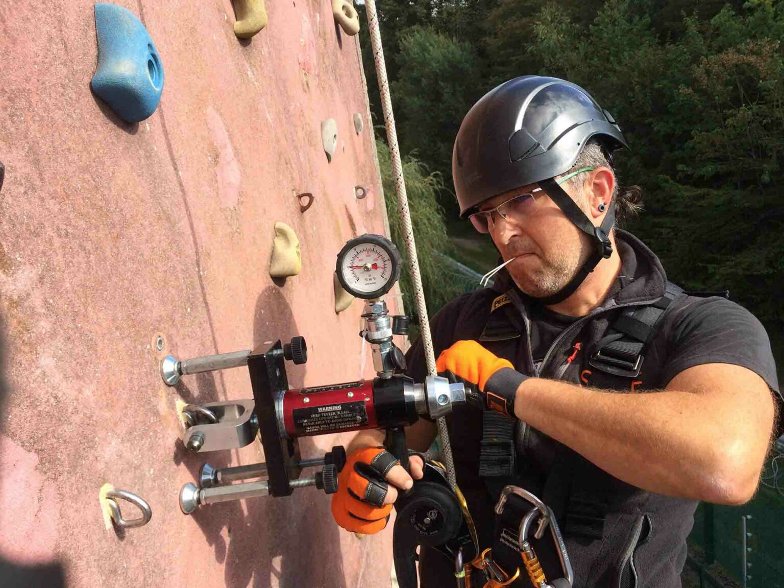 Harnais : obligation vitale pour la sécurité en hauteur